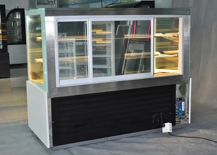 3-Layer Glass Cake Display Cabinet With LED Lighting 4°C~8°C Cake Showcase